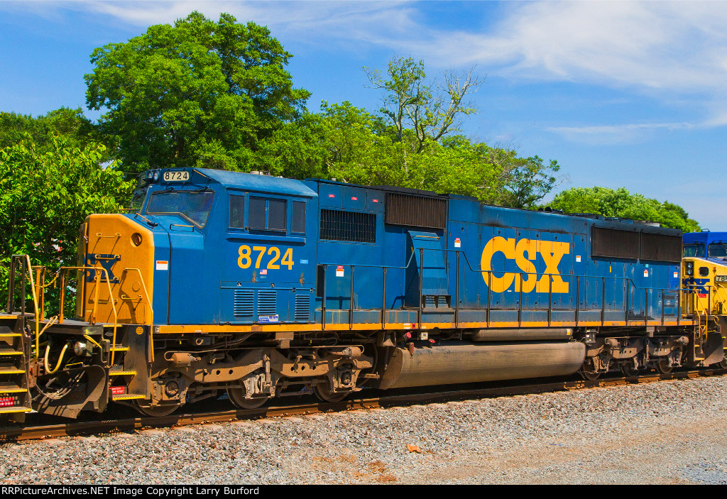 CSX 8724